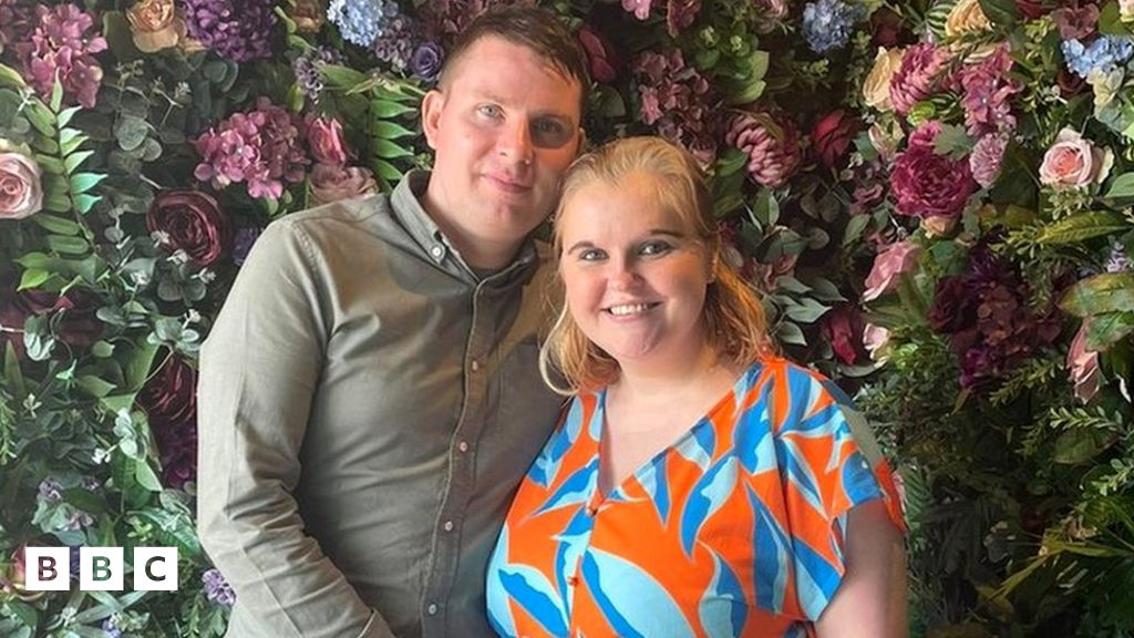 'Ges i wybod bod angen colli pwysau er mwyn beichiogi' - BBC Cymru Fyw