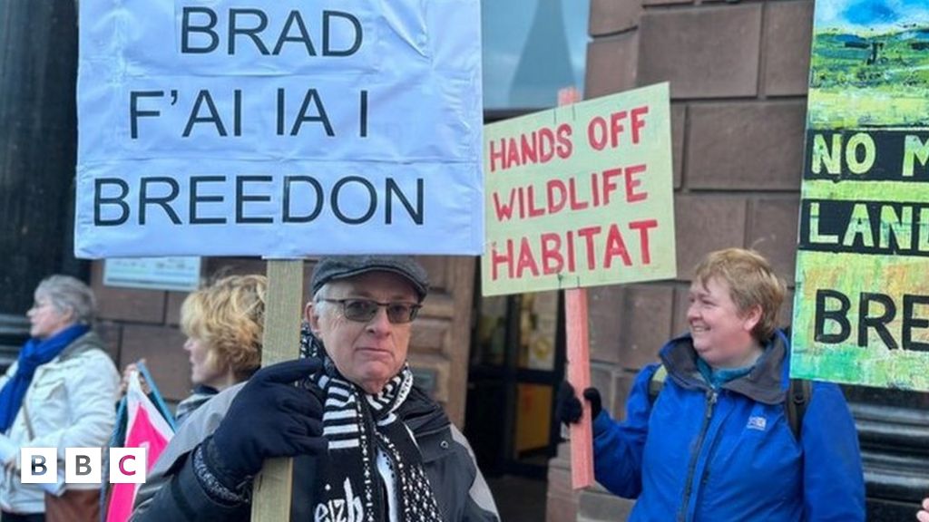 Gwrthod cais dadleuol i ymestyn Chwarel Dinbych - BBC Cymru Fyw