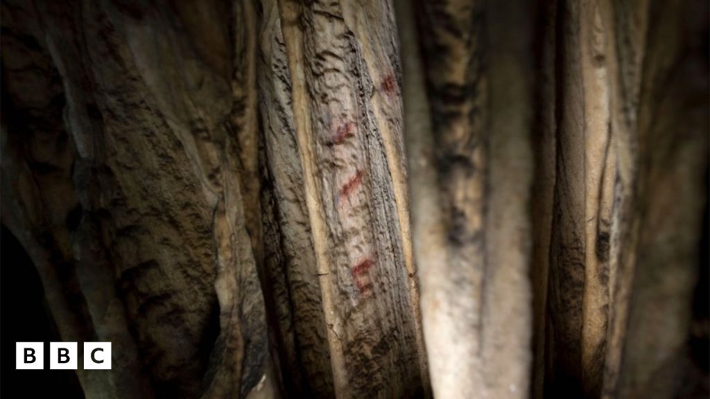 Spanish cave markings near Malaga believed to be Neanderthal art - BBC ...