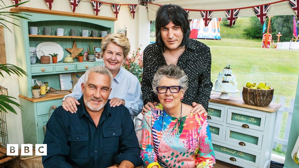 Bake Off: Sandi Toksvig leaves Channel 4 show - BBC Newsround