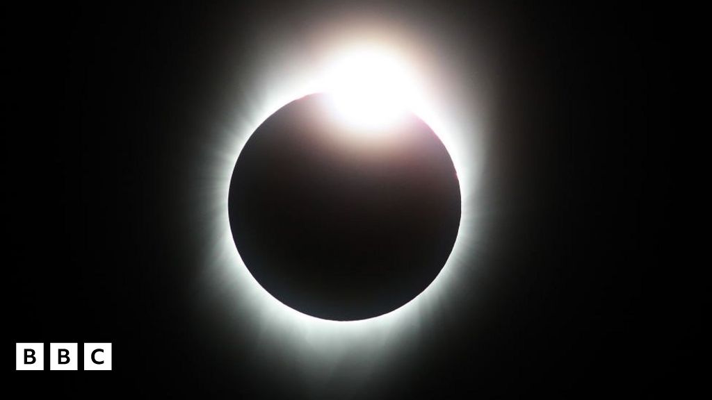 Solar eclipse: Nasa will launch three rockets during darkness - BBC ...