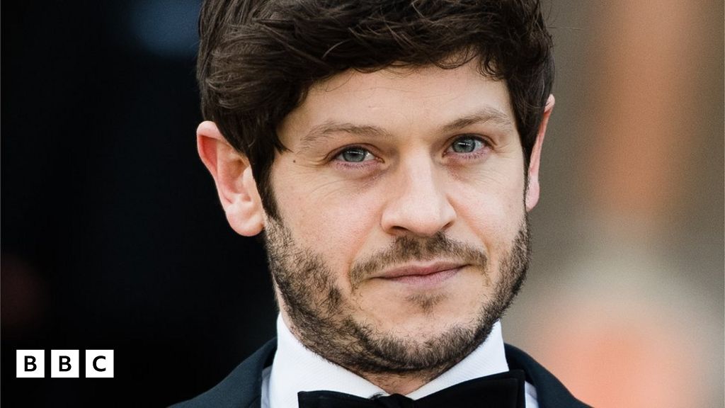 Dod i adnabod yr actor Iwan Rheon - BBC Cymru Fyw