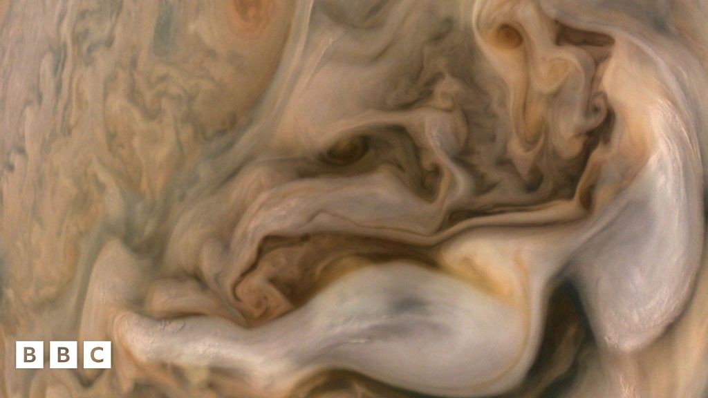 Nasa's Juno spacecraft shares amazing pictures of Jupiter's storms ...