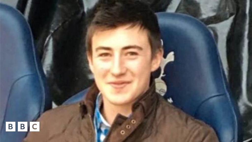 James Corfield: Gofyn i'r cyhoedd gadw i ffwrdd - BBC Cymru Fyw