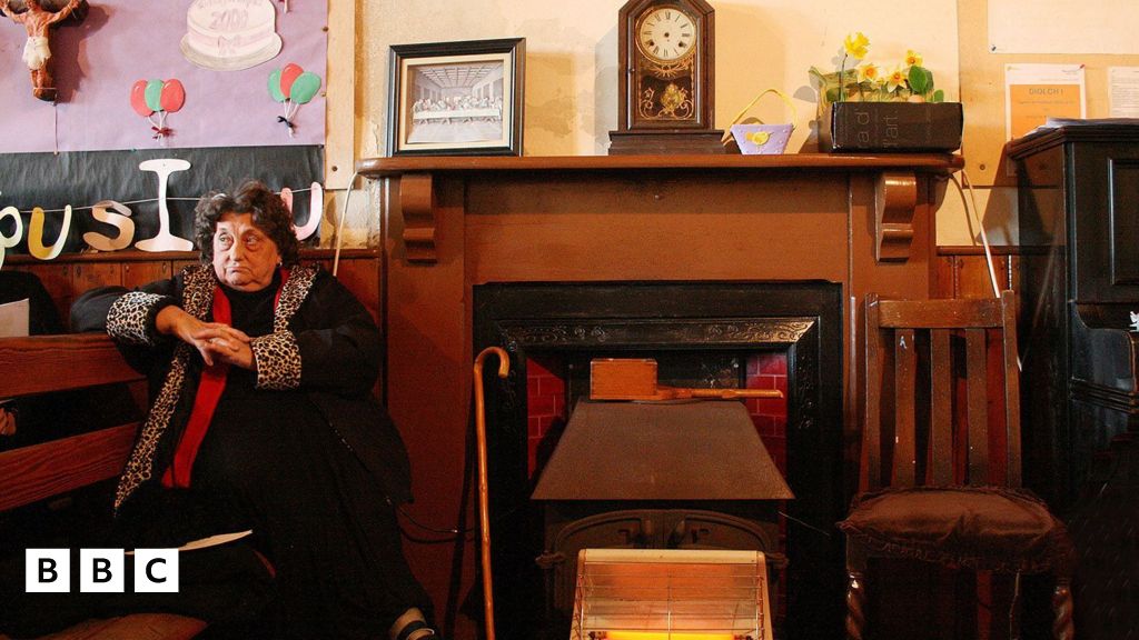 Marian Delyth: 50 mlynedd o gofnodi 'pobl sy'n creu gwell byd' - BBC ...