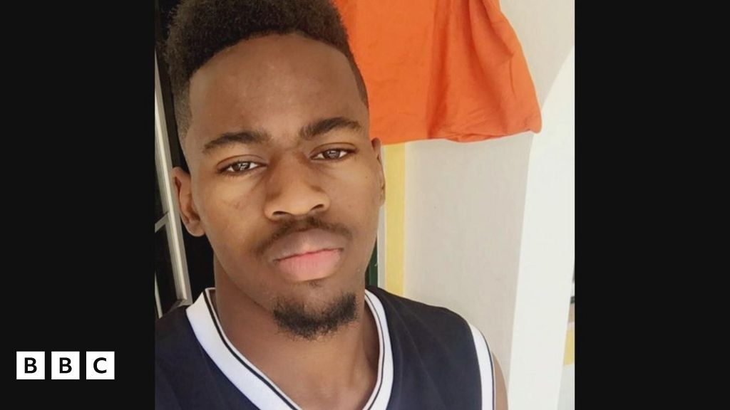 Cyn-chwaraewr Llanelli yn trafod cynllun twyll ar gamera - BBC Cymru Fyw