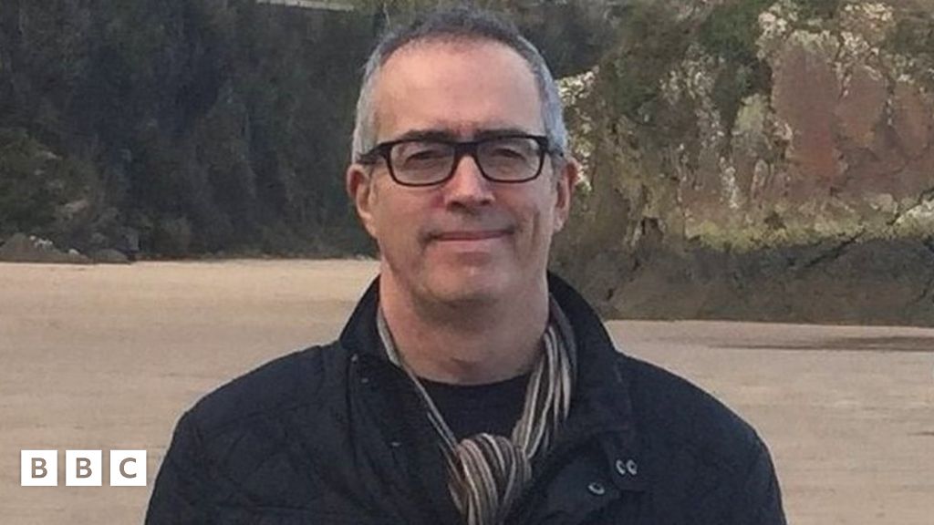 Nigel Williams sy'n Ateb y Galw yr wythnos yma - BBC Cymru Fyw