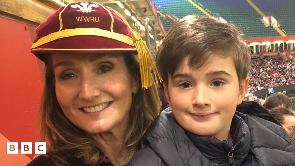 Lowri Morgan: Disgwyl 28 mlynedd am gap rygbi rhyngwladol - BBC Cymru Fyw