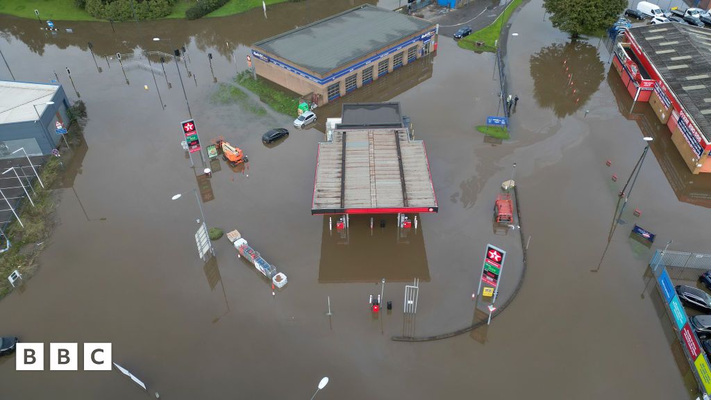 Storm Babet: Photos show impact of floods in Derbyshire - BBC Newsround