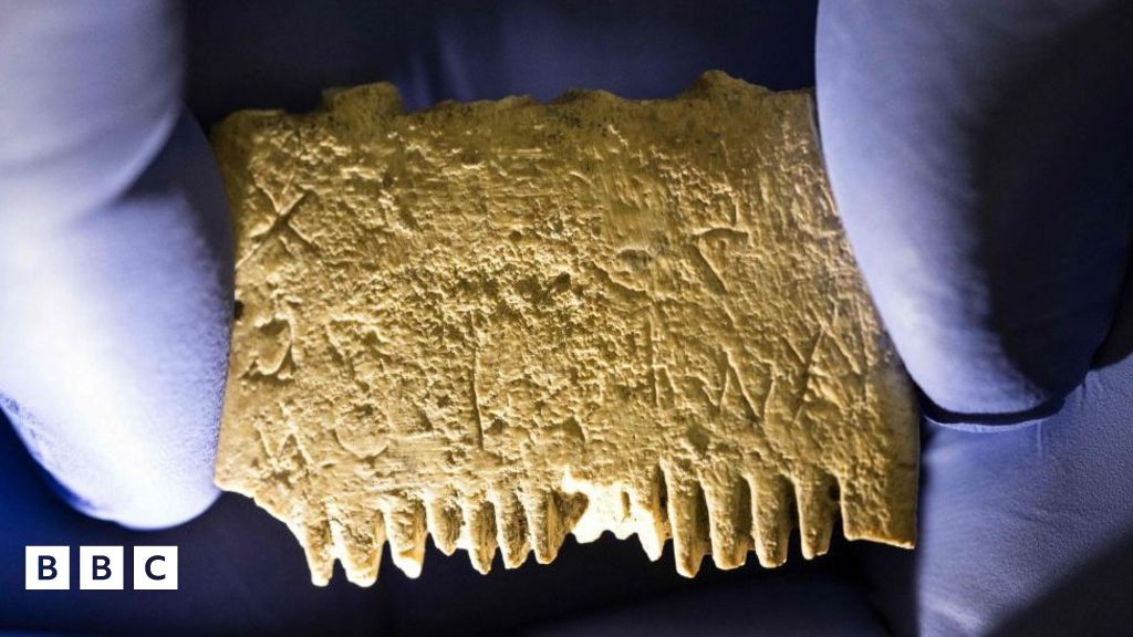 The 4,000 year old nit comb inscribed with the oldest sentence ever ...