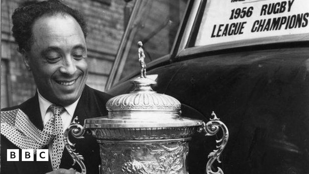 Roy Francis: Anrhydeddu chwaraewr ac hyfforddwr rygbi arloesol - BBC ...