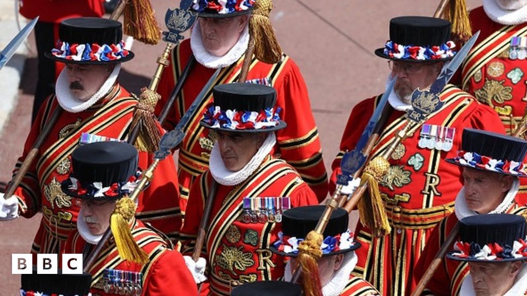 Beefeaters: What are they and what do they do? - BBC Newsround