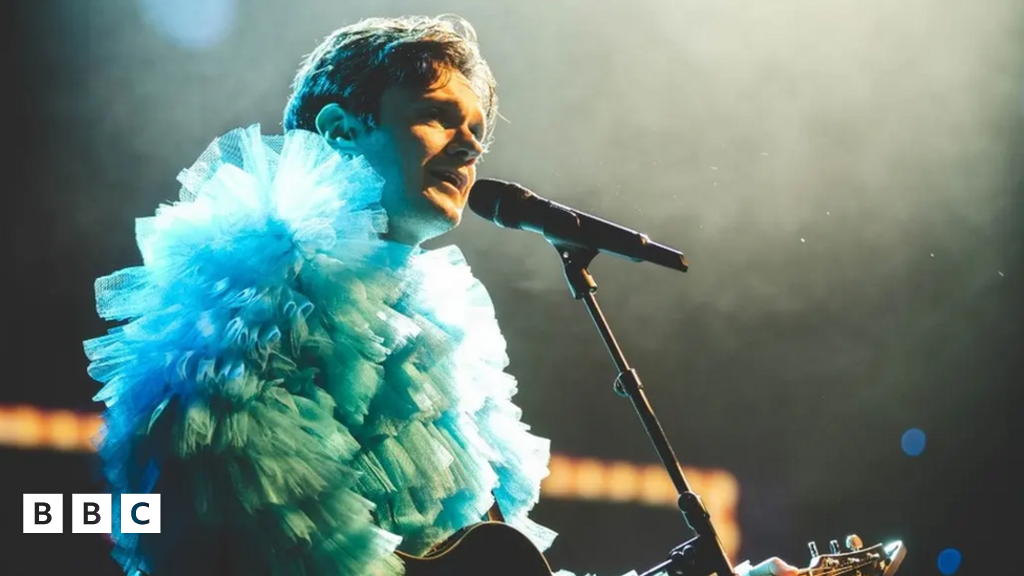 Ateb y Galw: Hywel Pitts - BBC Cymru Fyw