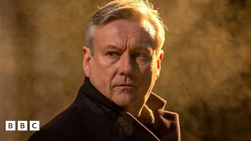 Ateb y Galw: Yr actor Aneirin Hughes - BBC Cymru Fyw