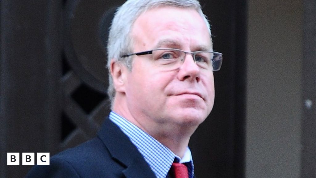 Athro llanw: Gwadu torri cod ymddygiad - BBC Cymru Fyw