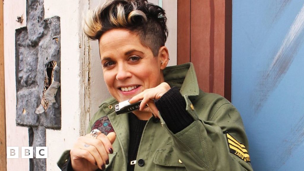 Ateb y Galw: Amy Wadge - BBC Cymru Fyw