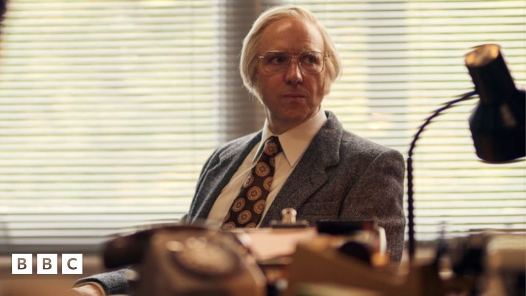 Y Sŵn yn dangos y 'sefyllfa beryglus' cyn sefydlu S4C - BBC Cymru Fyw