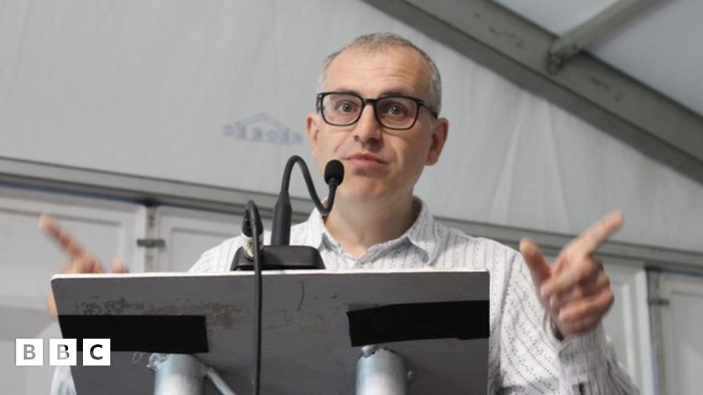 Llên, gwleidyddiaeth a hunaniaeth - BBC Cymru Fyw