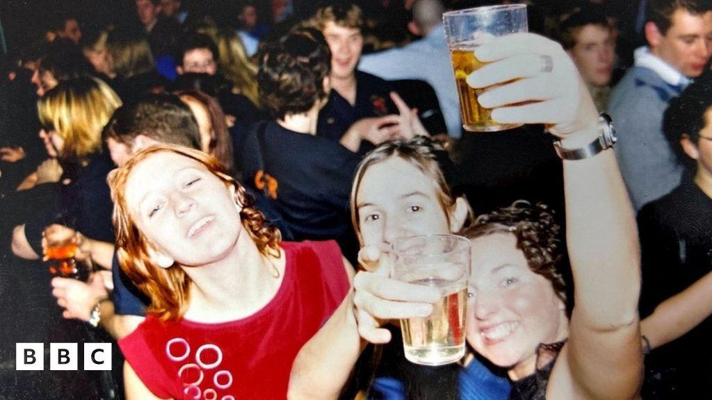 Dathlu 50 mlwyddiant Undeb Myfyrwyr Cymraeg Aberystwyth - BBC Cymru Fyw