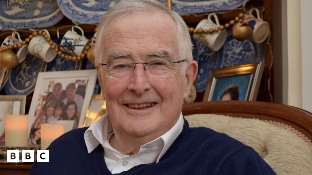 'Pensaer S4C' Euryn Ogwen Williams wedi marw - BBC Cymru Fyw