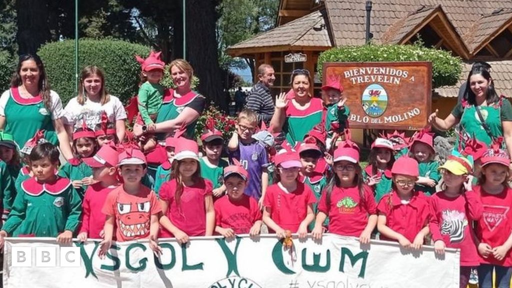 Y Wladfa: Oedi i gynllun i agor ysgol uwchradd Trevelin - BBC Cymru Fyw