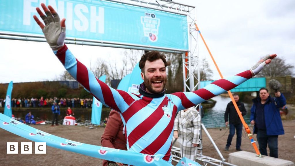 Comic Relief: Jordan North completes epic rowing challenge - BBC Newsround