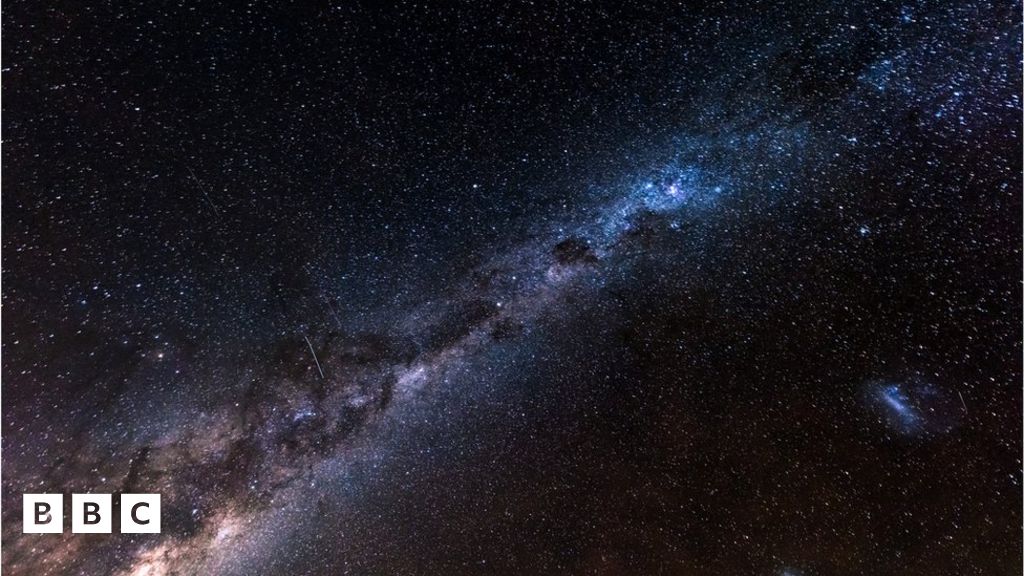 Meet 'Heracles', a 10 billion year old fossil galaxy - BBC Newsround