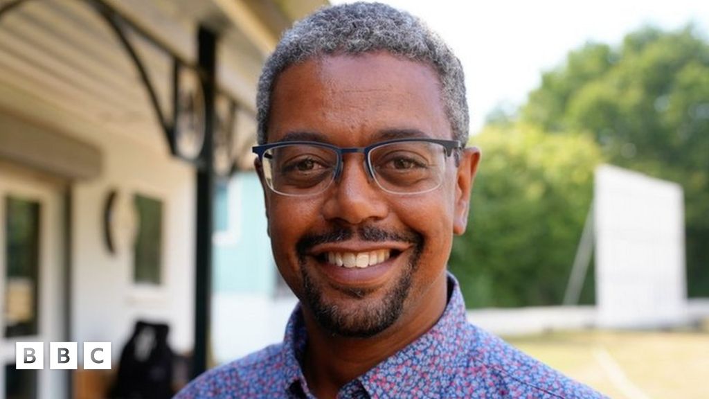 Vaughan Gething yn sefyll i fod yn Brif Weinidog Cymru - BBC Cymru Fyw