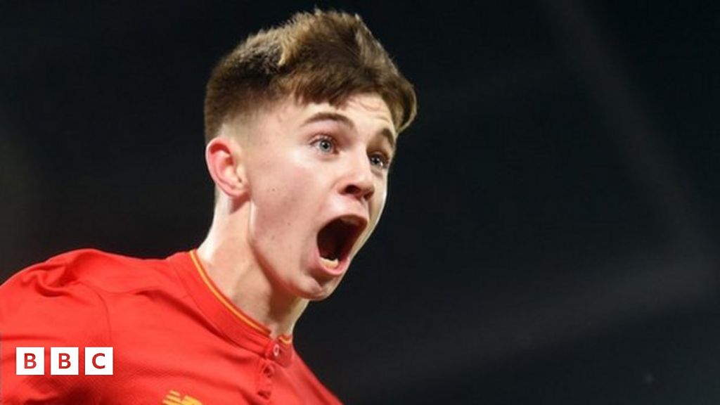 Ben Woodburn, 17, yng ngharfan Cymru i herio Iwerddon - BBC Cymru Fyw