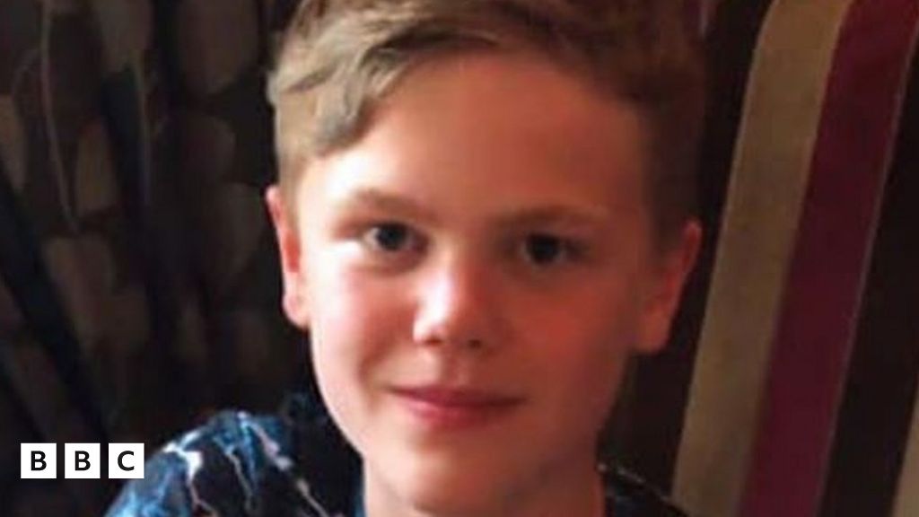 Bachgen 13 oed heb fwriadu lladd ei hun, medd crwner - BBC Cymru Fyw