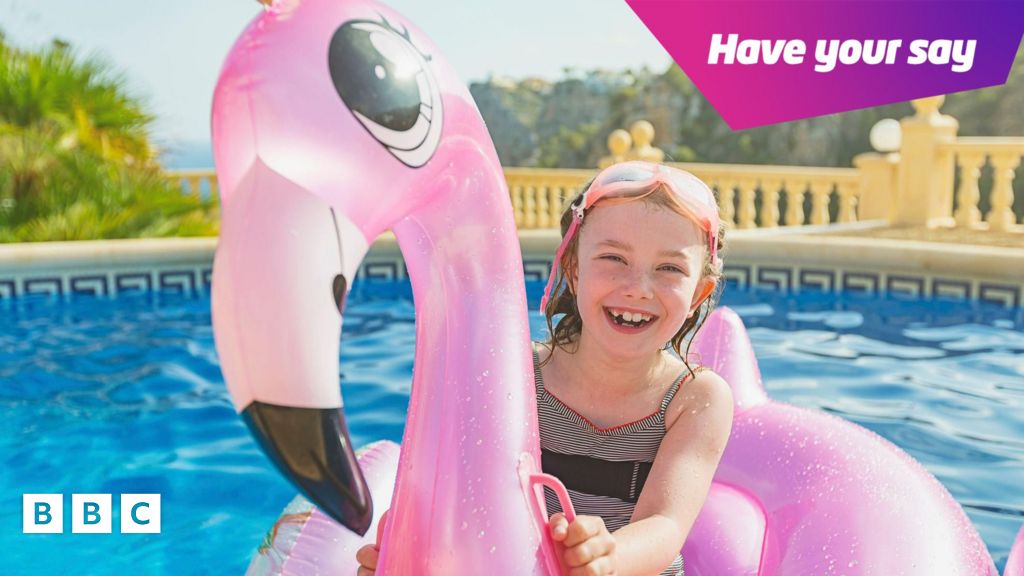 Do you reuse your holiday inflatables? - BBC Newsround