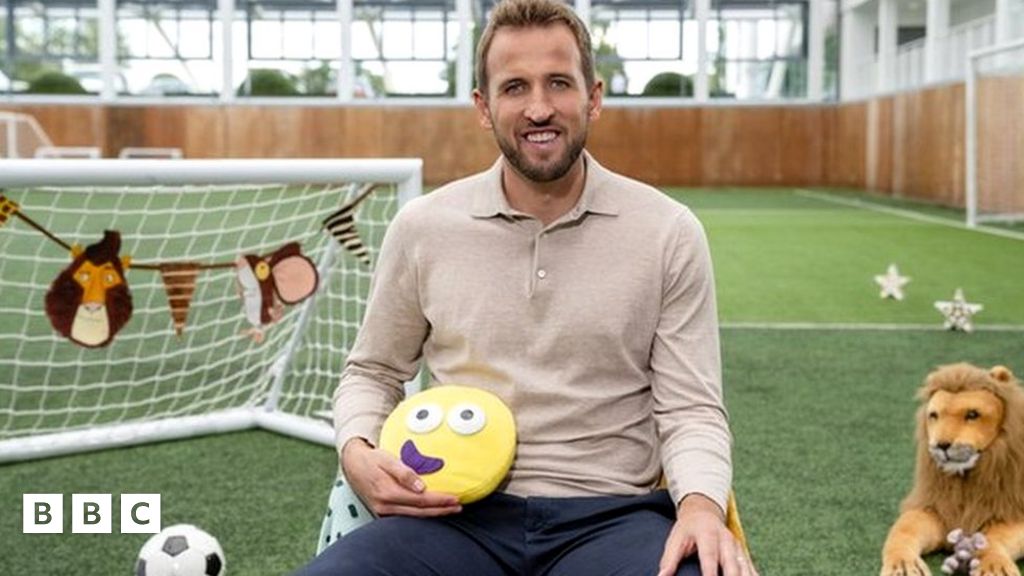 CBeebies Bedtime Stories: Harry Kane reads to children - BBC Newsround