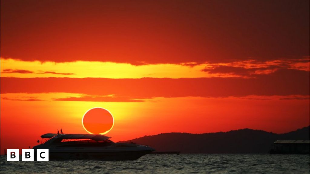 Solar eclipse: Rare event takes place in the UK! - BBC Newsround