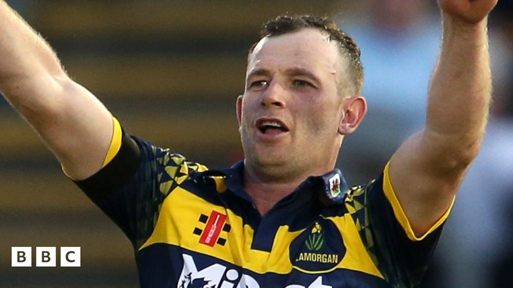 Graham Wagg yn ymestyn ei gytundeb gyda Morgannwg - BBC Cymru Fyw