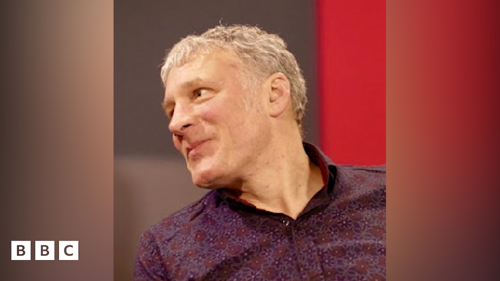 Ateb y Galw: Yr athro Jerry Hunter - BBC Cymru Fyw