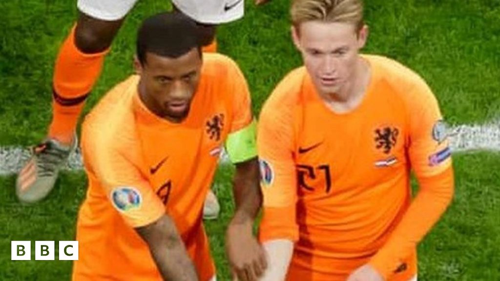 Footballers in the Netherlands will protest against racism - BBC Newsround