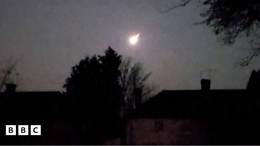 Asteroid lights up night sky above England - BBC Newsround