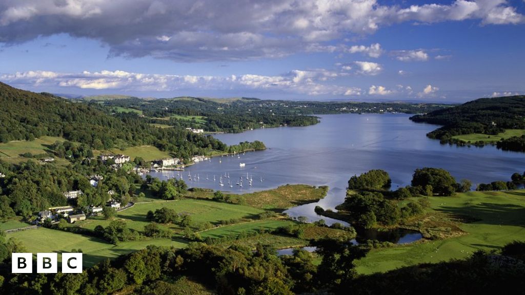 Sewage pollution: Why has Windermere lake turned green? - BBC Newsround