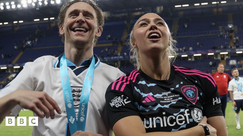 Soccer Aid 2024: Check out the pictures from this year's match - BBC ...