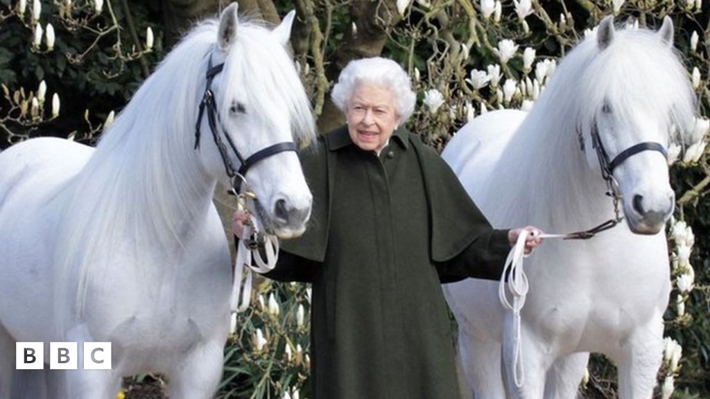 The Queen: Why does she have two birthdays? - BBC Newsround