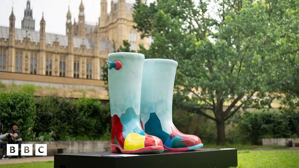 Check out London's new sculpture trail - BBC Newsround