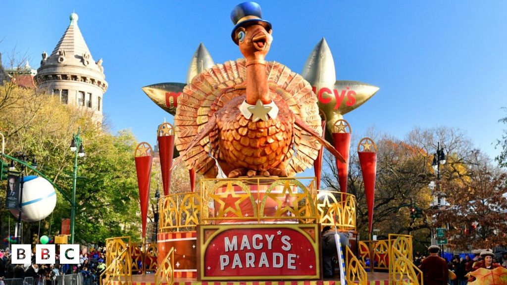 Thanksgiving Day Parade: Huge balloons take to the streets in New York ...