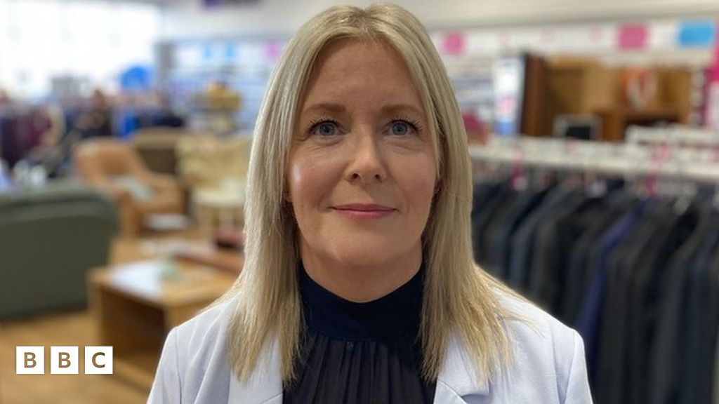 Byw'n fwy gwyrdd mewn argyfwng costau byw yn helpu'r blaned? - BBC ...