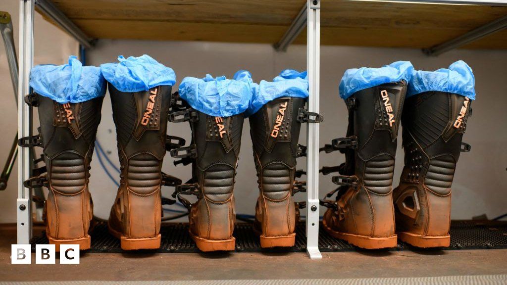 Mars Dune Alpha: Nasa reveals Mars-simulation habitat - BBC Newsround