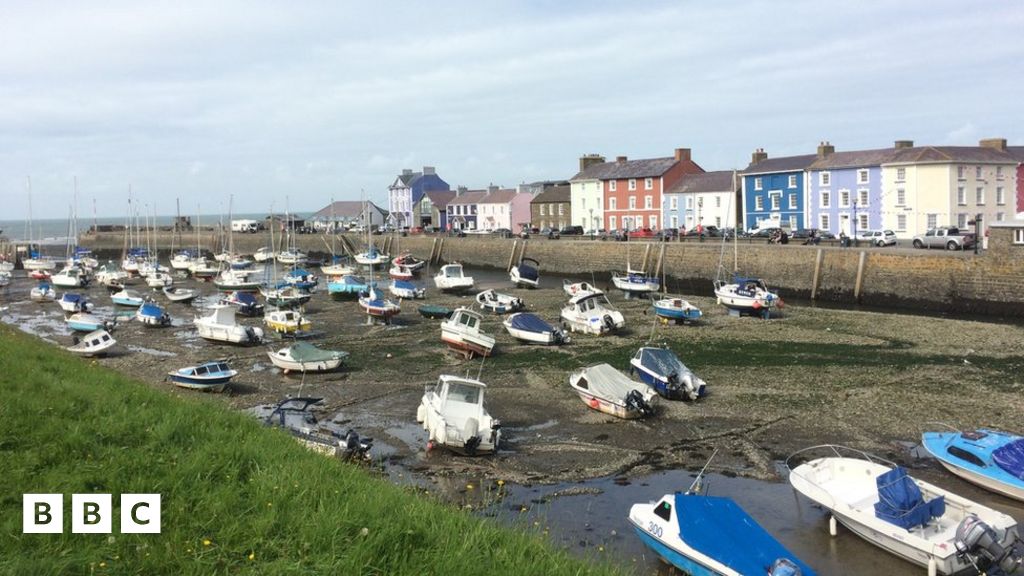 Cynnydd yn achosion Ceredigion yn 'bryder mawr' - BBC Cymru Fyw