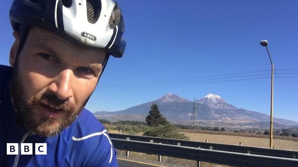 Gamblo'n 'difetha bywydau' yn ôl doctor a dwyllodd y GIG - BBC Cymru Fyw