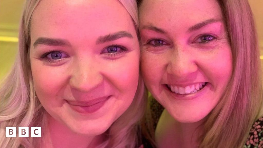 'Popeth yn yr awyr' yn sgil streic rheilffordd - BBC Cymru Fyw