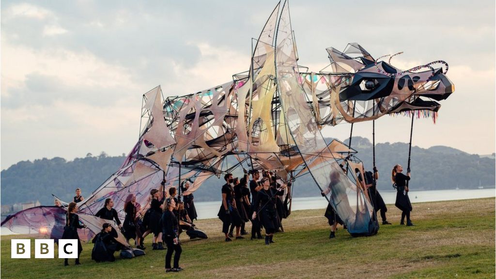 Queen's Platinum Jubilee: Ed Sheeran, corgis and giant dragon to star ...