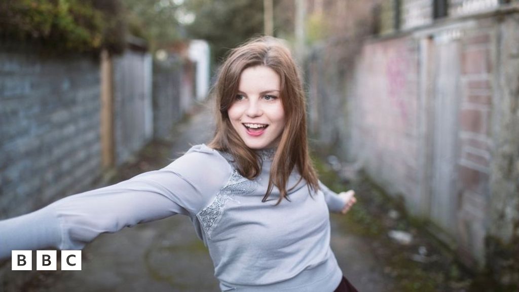 Ateb y Galw: Elin Phillips - BBC Cymru Fyw