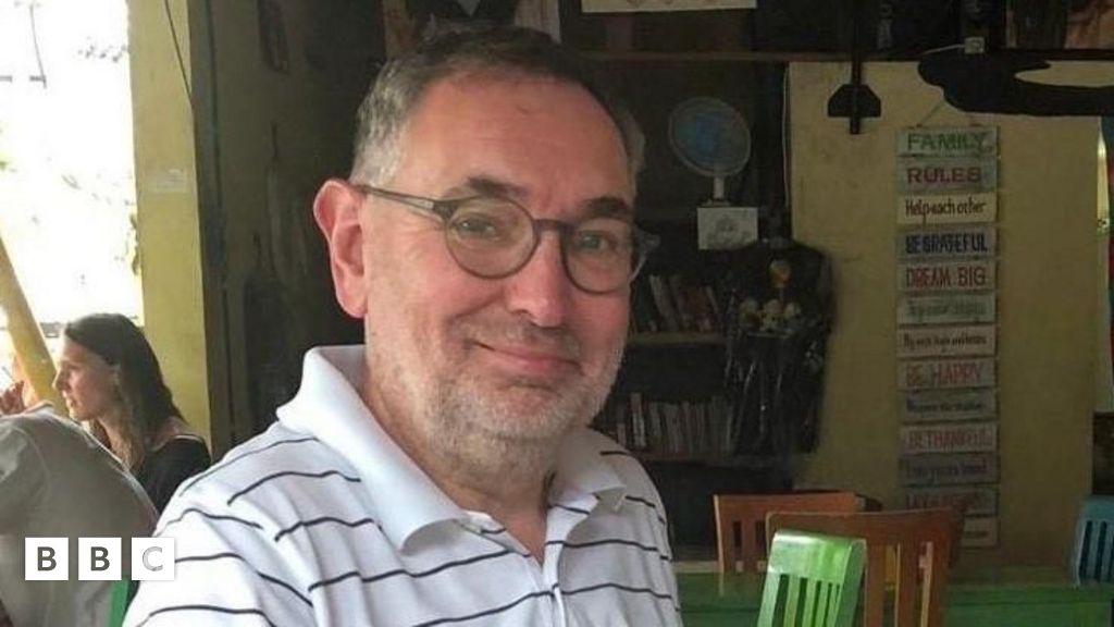 Aled Glynne Davies wedi marw'n ddamweiniol ar ôl syrthio i afon - cwest - BBC Cymru Fyw